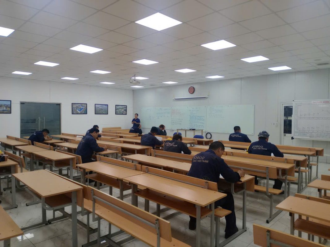 SAFETY TRAINING – USE OF PERSONAL PROTECTIVE EQUIPMENT (PPE) - SI E&C ...