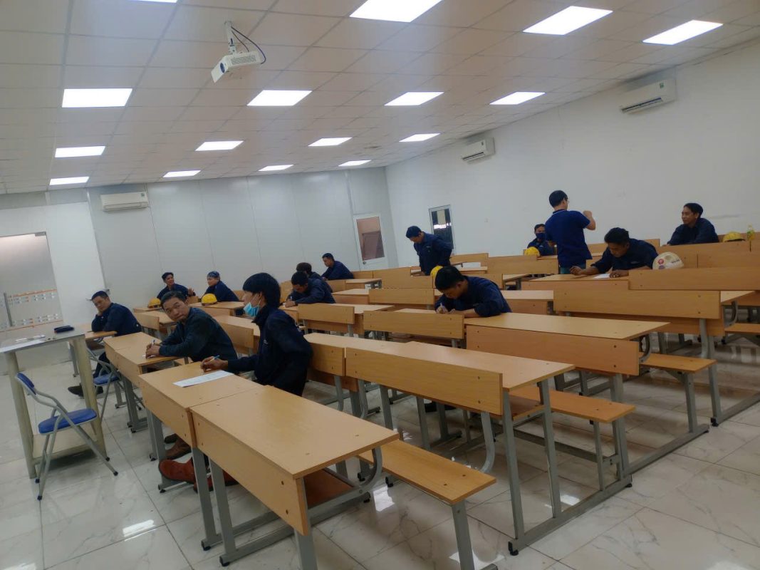 SAFETY TRAINING – USE OF PERSONAL PROTECTIVE EQUIPMENT (PPE) - SI E&C ...